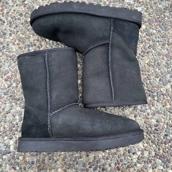 UGG | Shoes | Ugg Womens Classic Short Ii Winter Boot Black 16223 Size 6 | Poshmark